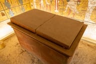 pyramid (【Noun】a large structure with a square base and four sloping ...