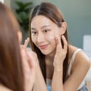 pale (【Adjective】light in color, or having little color ) Meaning ...