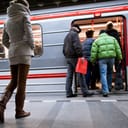 transfer (【동사】이동하다, 환승하다, 이체하다 ) 뜻, 용법, 그리고 예문 | Engoo Words