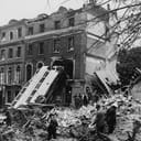 air raid (【คำนาม】) ความหมาย, วิธีใช้ และวิธีอ่าน | Engoo Words