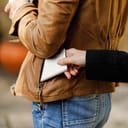 pickpocket (【名詞】すり ) の意味・使い方・読み方｜Engoo Words