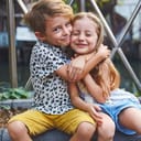 get along with (【片語動詞】與...和睦相處, 在...方面進展 )意思、用法及發音 | Engoo Words