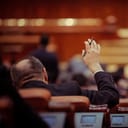 in favor of (【片語】贊同 )意思、用法及發音 | Engoo Words