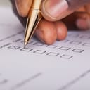 middle-class (【Adjective】of or relating to the social group between the ...