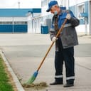 janitor (【名词】清洁工 )意思、用法及发音 | Engoo Words