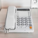 landline (【Noun】a phone connection that uses wires ) Meaning, Usage ...