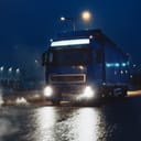 hijack (【動詞】) 意思、用法及發音 | Engoo Words