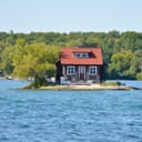 inhabited (【Adjective】(of a place) with people living there ) Meaning ...