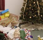 scatter (【Verb】to throw in many different directions; to cover a ...