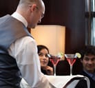 waiter (【Noun】) Meaning, Usage, and Readings | Engoo Words
