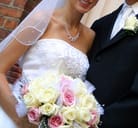 bond (【Noun】a close relationship between people or groups ) Meaning ...