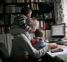 work at (【熟語】～で働く ) の意味・使い方・読み方｜Engoo Words