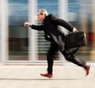 run late (【Phrase】) Meaning, Usage, and Readings | Engoo Words