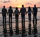 bond (【Noun】a close relationship between people or groups ) Meaning ...