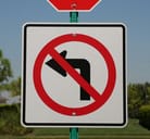 turn left (【Phrase】) Meaning, Usage, and Readings | Engoo Words