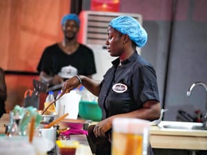 Nigerian Chef Cooks Nonstop for 100 Hours | DMM英会話 デイリーニュース