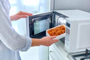 Heating Up History: The Story of the Microwave Oven | DMM英会話 デイリーニュース