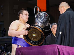 Ukrainian Makes History with Sumo Tournament Victory | Engoo Daily News