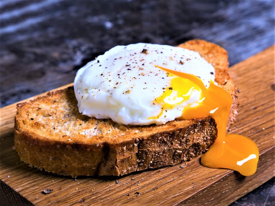 how to cook fluffy poached eggs