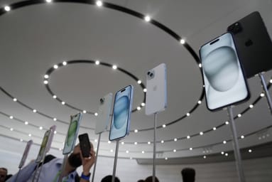 Apple's iPhone 15: Faster Chips and Better Cameras | Engoo Daily News