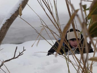 Japan Hosts Extreme Hide-and-Seek in Snow | Engoo Daily News