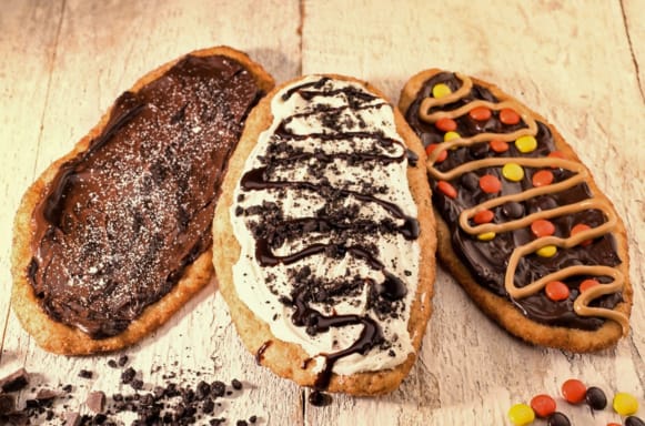 Three Uniquely Canadian Snacks You'll Want to Try | Engoo Daily News