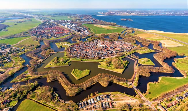 What Are Europe's Star Fortress Towns? | Engoo 每日新闻