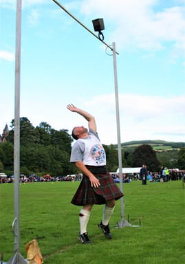 Test Your Strength at the Highland Games | Engoo 每日新聞