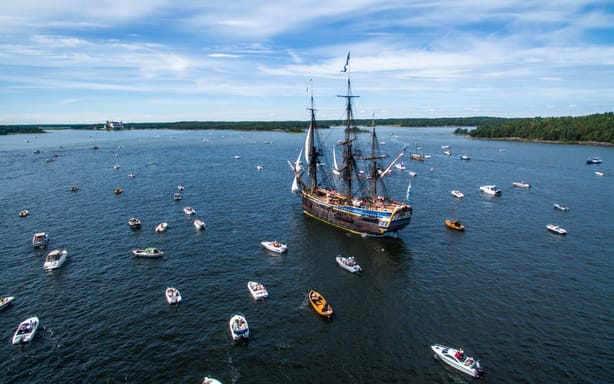 Replica of 18th Century Swedish Ship to Sail to Asia | Engoo Daily News
