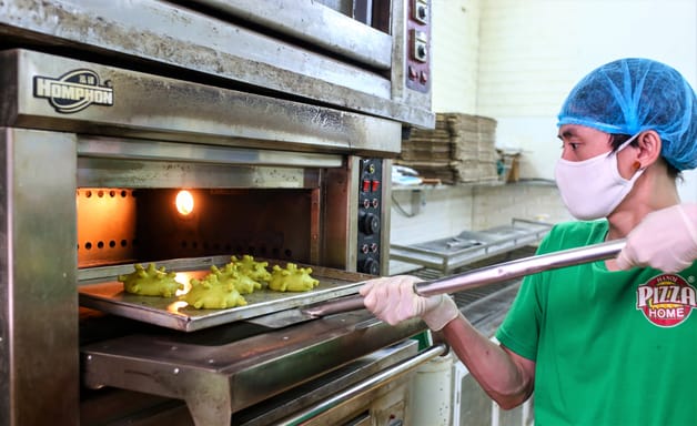 Would You Try the 'Coronaburger'? | Engoo Daily News