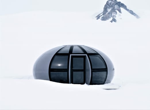 Stay in Luxury 'Sky Pods' in Antarctica | Engoo 每日新闻