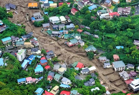 Japan Searches for Dozens Missing in Mudslide | Engoo 데일리뉴스