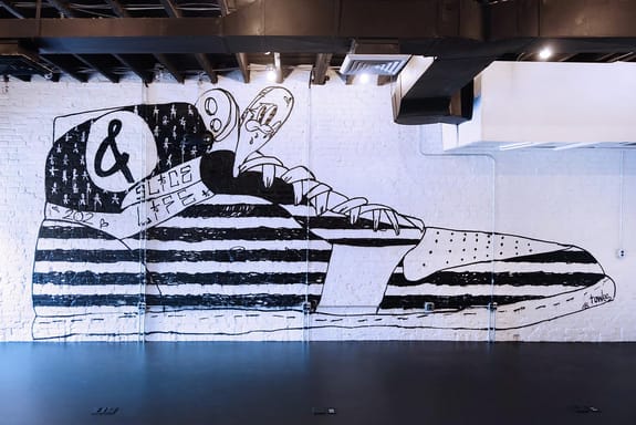 Mural Artist Kelly Towles: Painting DC Happy | Engoo 每日新闻