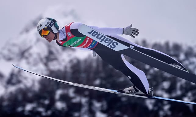 Longer than 21 Buses: Ski Jumper Sets New Record | Engoo 每日新聞