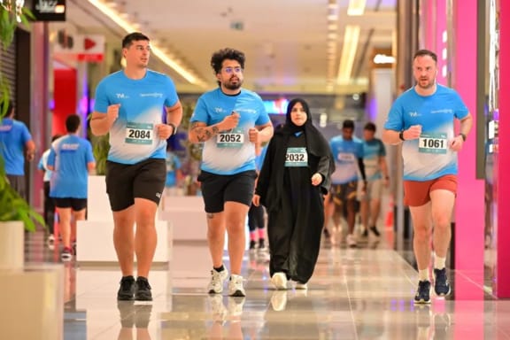 People Turn to Mall Running in Heat of Middle East | Engoo Daily News