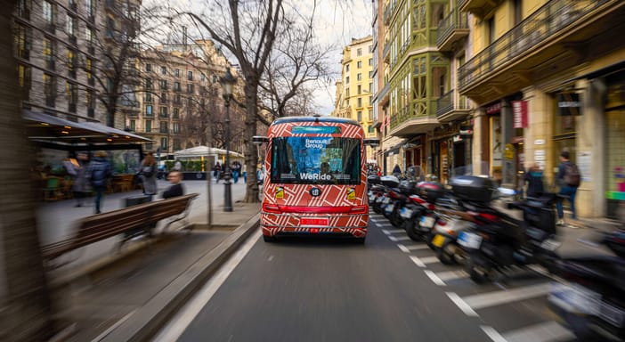 Driverless Bus Tested in Barcelona | Engoo 每日新闻