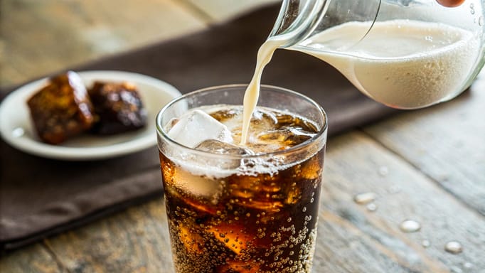 Milk Coke? Strange Food Combos That Actually Work | Engoo 每日新聞