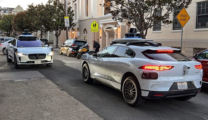 Robotaxis Made Available to Everyone in Los Angeles | DMM英会話 デイリーニュース