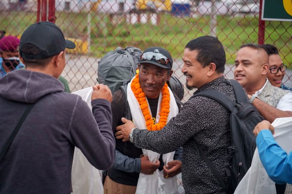 Sherpa Makes Record 30th Climb to Top of Everest | DMM英会話 デイリーニュース