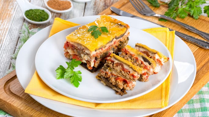 Simple, Fresh, Delicious: The Best of Greek Food | Engoo Daily News