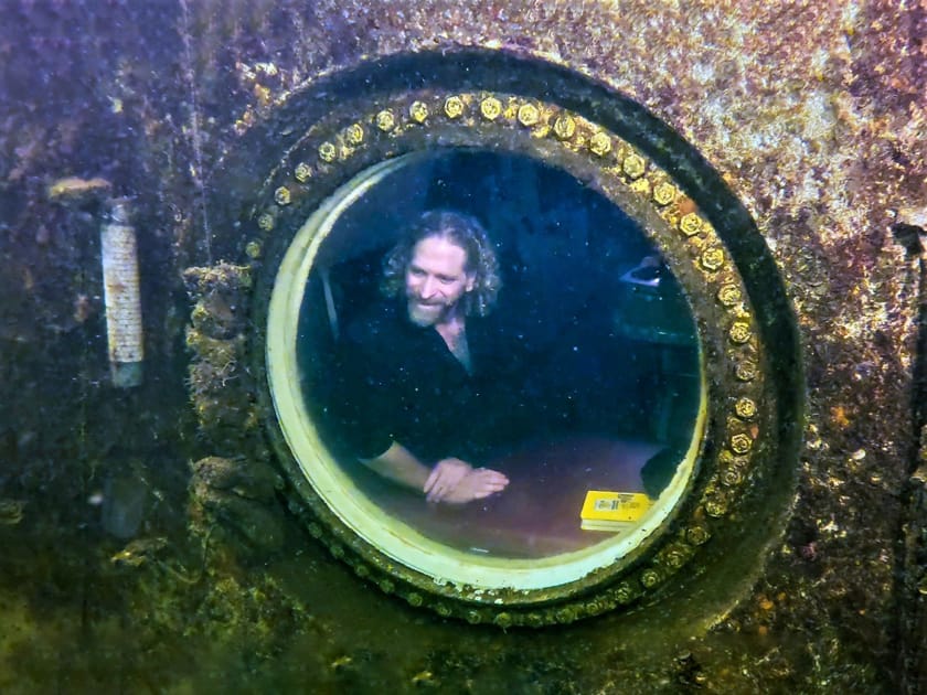 Man Living Underwater Won't Resurface After Breaking Record | Engoo 每日新聞
