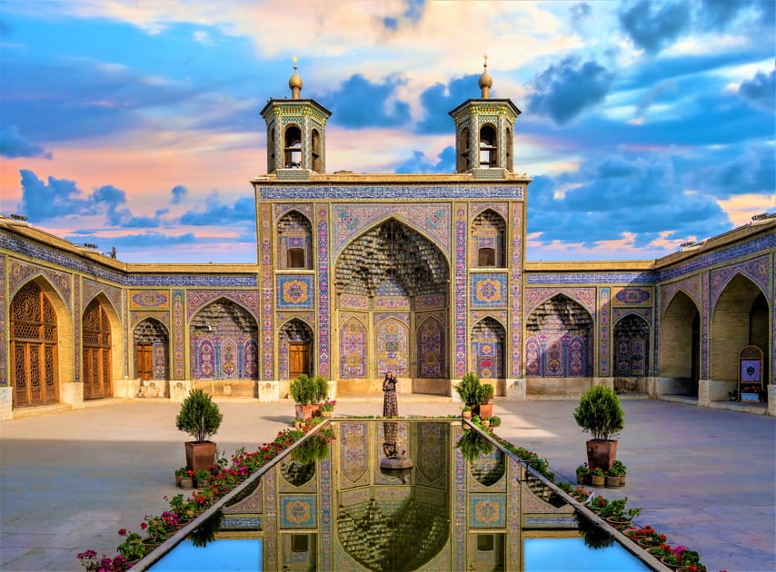 Iran: From the Pink Mosque to the Gates of an Empire | Engoo 每日新闻