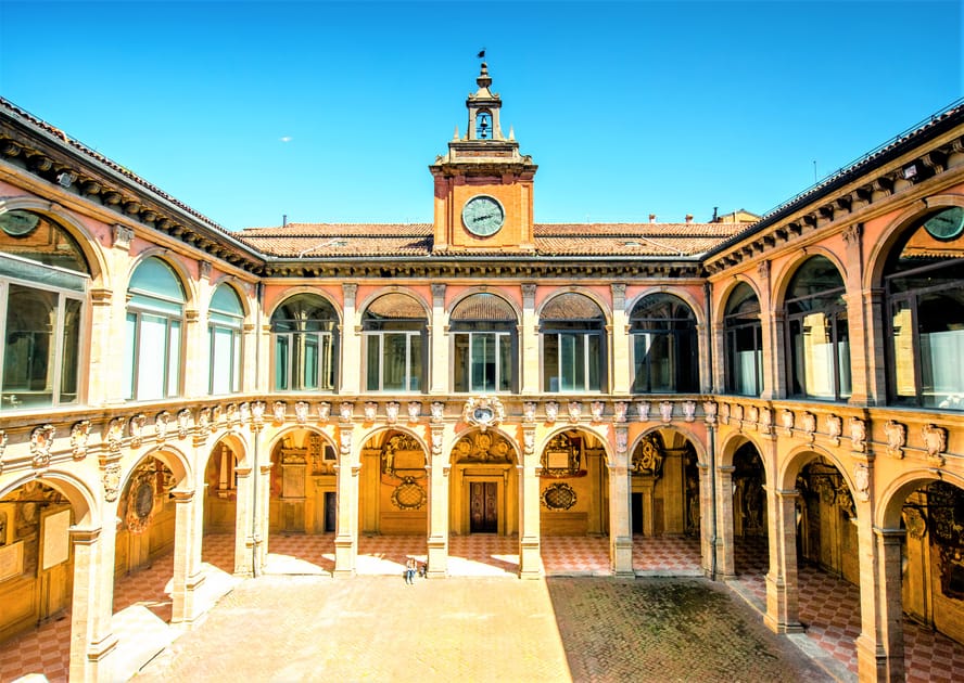 History Class: The Oldest Universities in the World | Engoo Daily News