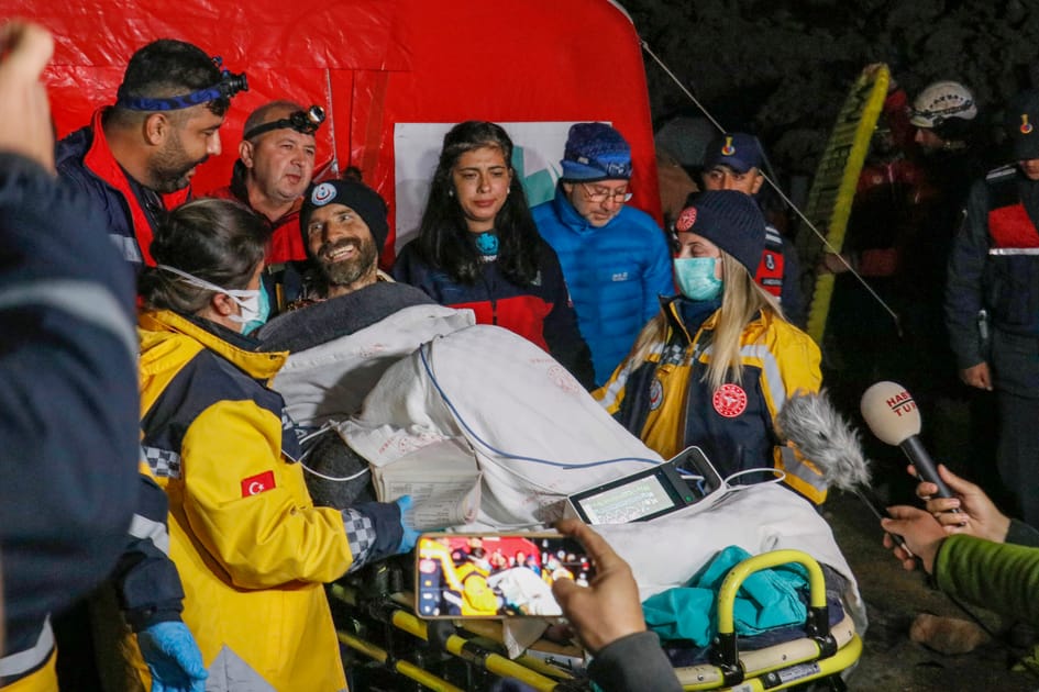 American Researcher Rescued from Deep Turkish Cave | DMM英会話 デイリーニュース