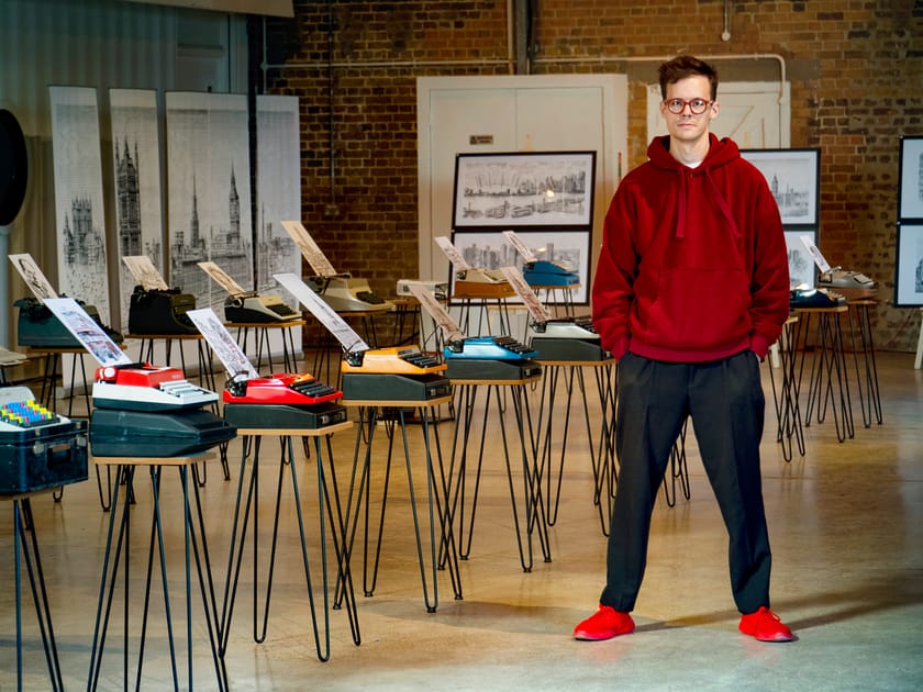 Typewriter Artist 'Blown Away' by Tom Hanks' Message | Engoo 每日新闻