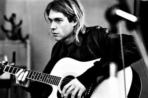 Cobain 'MTV Unplugged' Guitar Sells for $6 Million | Engoo 每日新聞