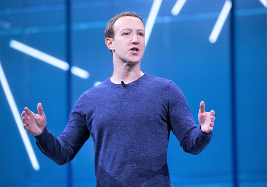 Facebook Announces First 20 Members of Oversight Board | DMM英会話 デイリーニュース