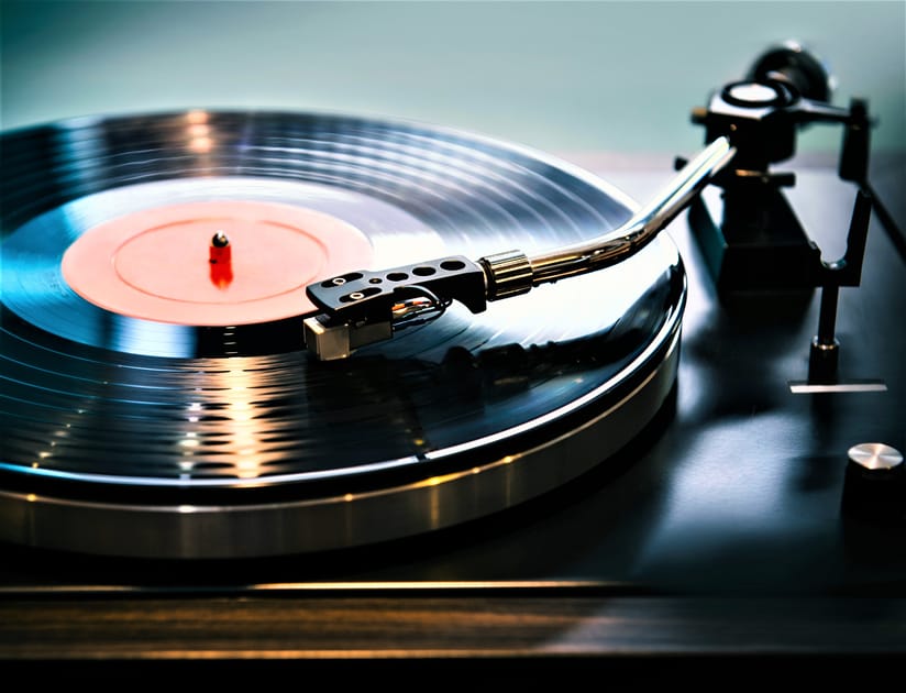 More Records than CDs Sold for First Time Since 1987 | Engoo 每日新闻