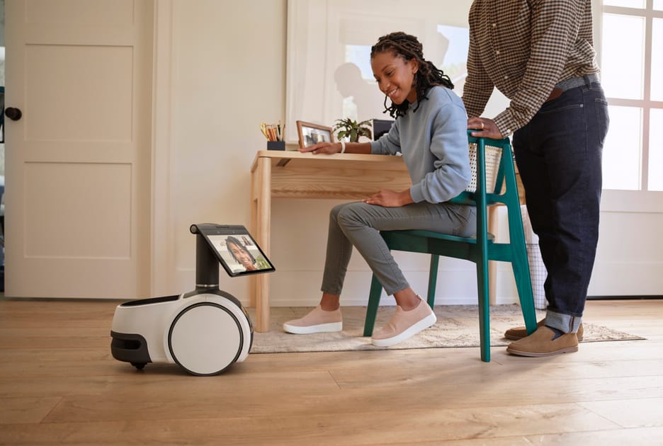 Amazon Unveils 'Astro' Robot for the Home | Engoo 每日新聞