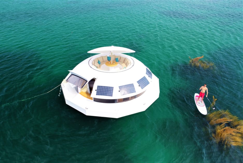 Would You Like to Relax in a Floating Hotel Suite? | Engoo 每日新闻